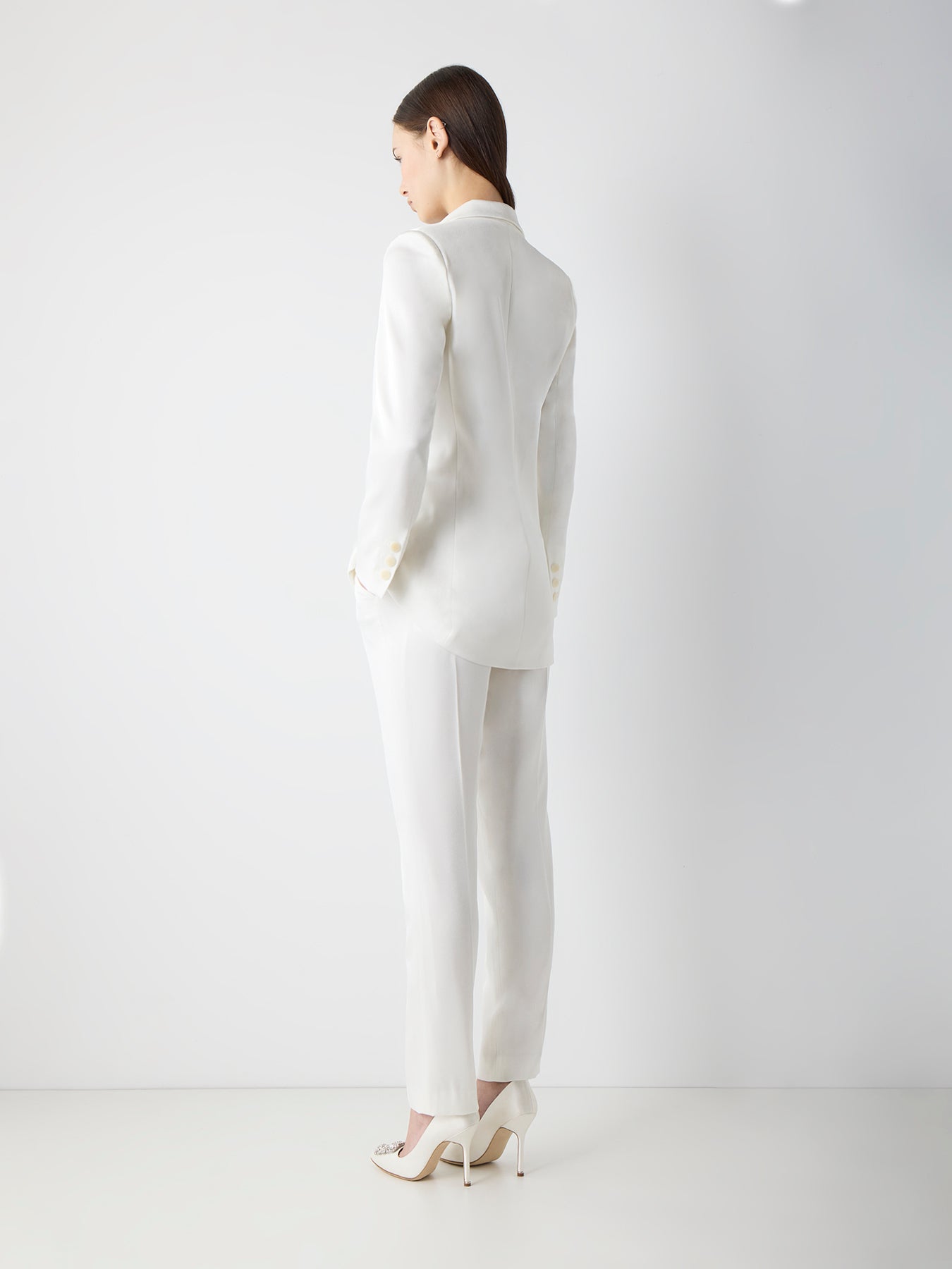 The Blank Canvas Collection – Alejandra Alonso Rojas